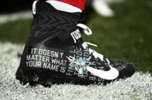 The 10 Best Football Cleats For Linebackers 2023